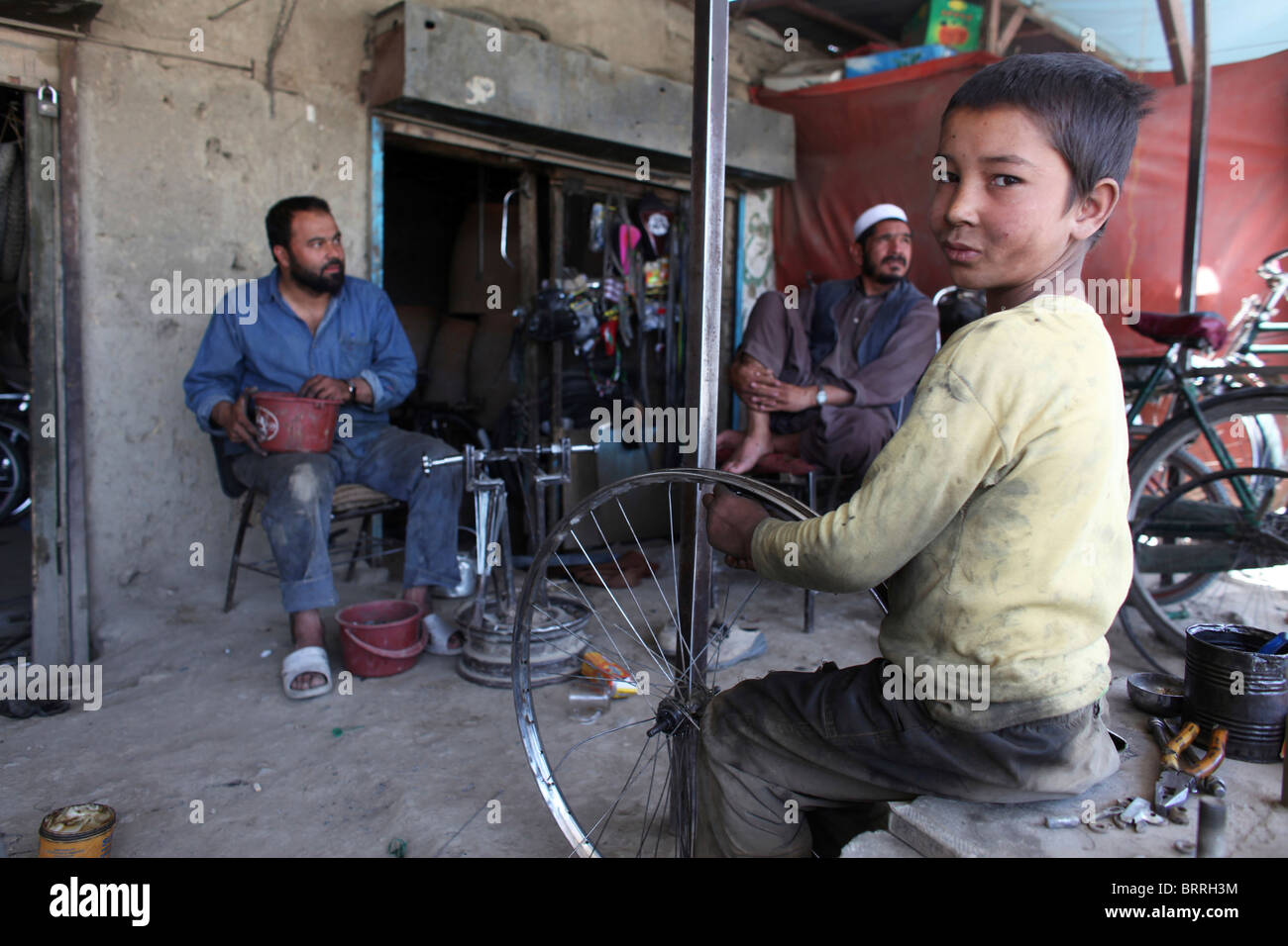 Afghan child labour hi-res stock photography and images - Alamy