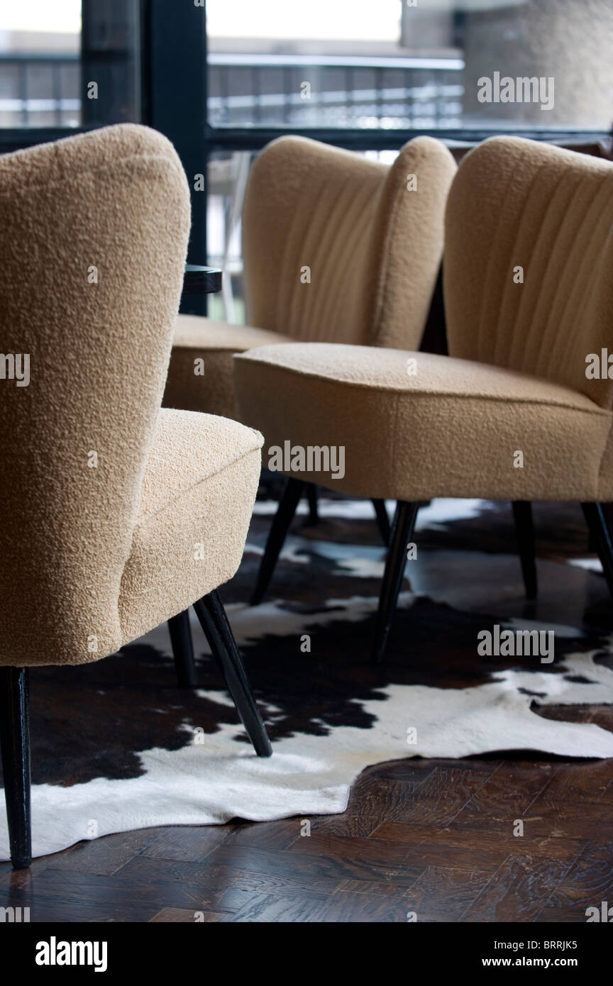 Seating eating drinking area hi-res stock photography and images - Alamy