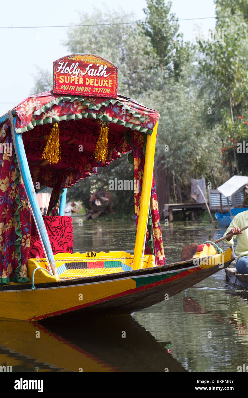 Empty shikara hi-res stock photography and images - Alamy