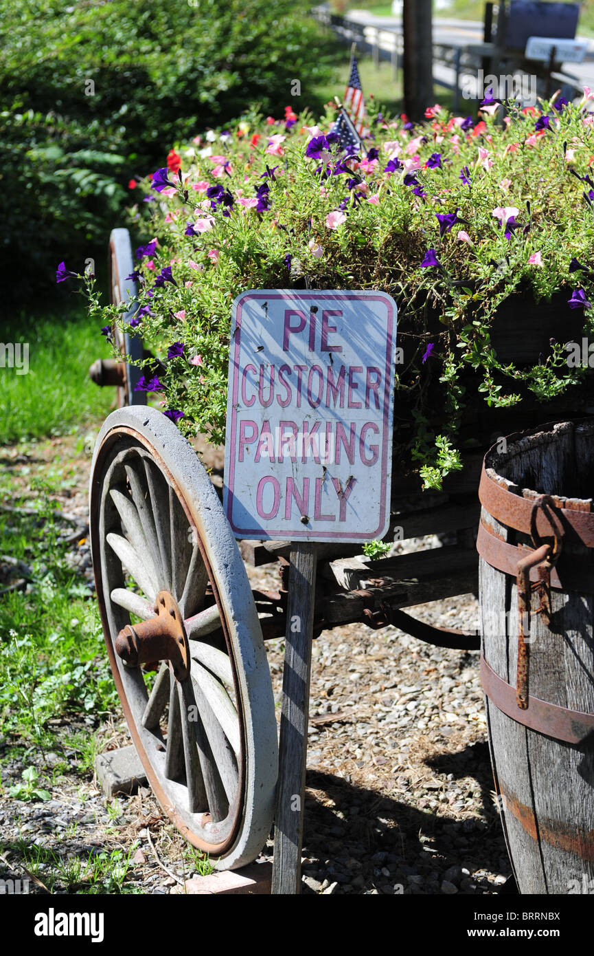 Bakery signs hi-res stock photography and images - Alamy