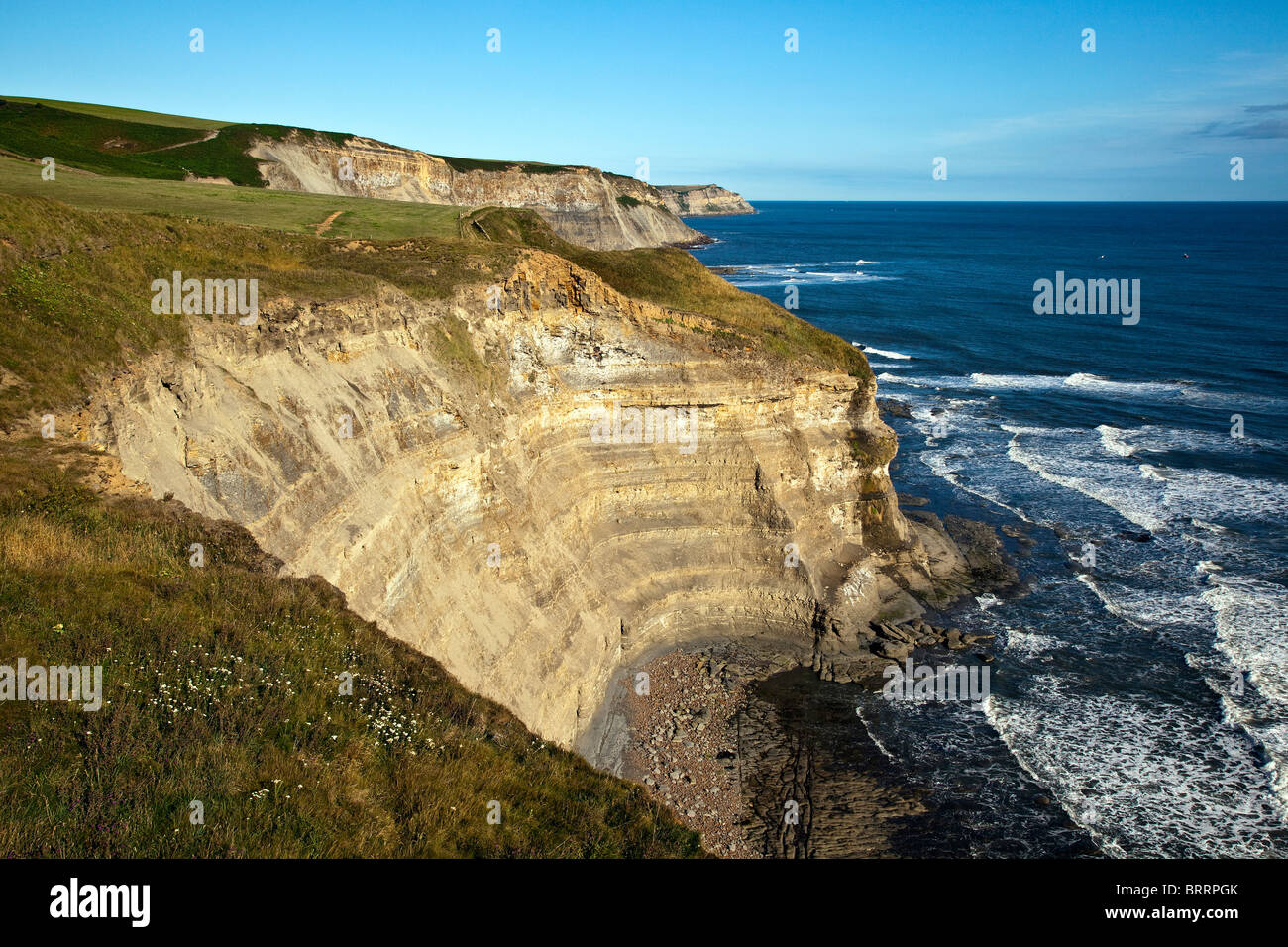 Steep cliffs on the Yorkshire Coast, North of Robin Hoods Bay Stock ...