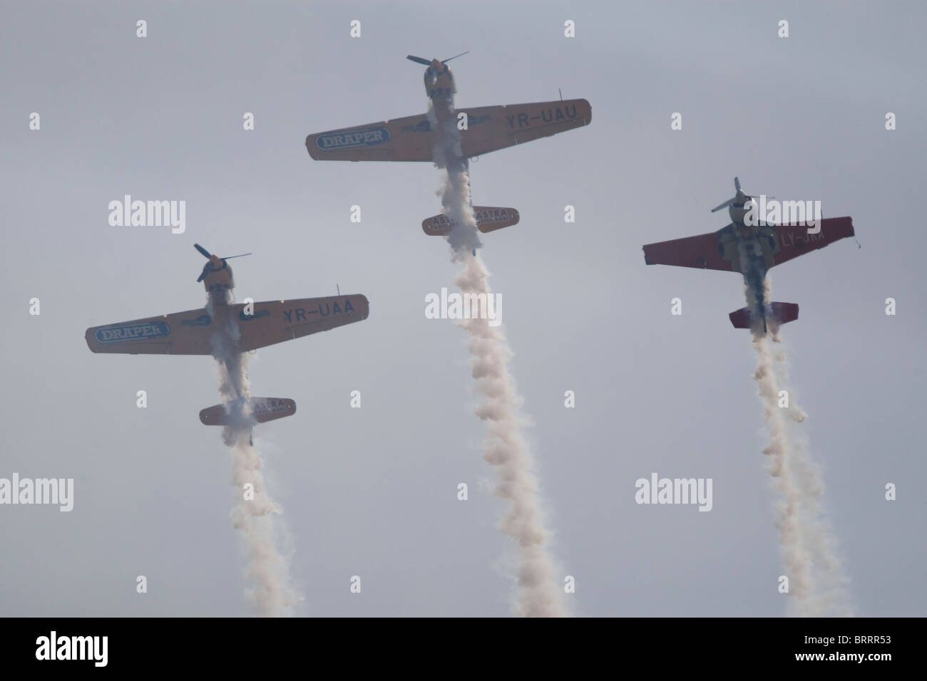 Airshow Airplane Aircraft Sky Blue "Acrobatic Activity" Flying Flight ...