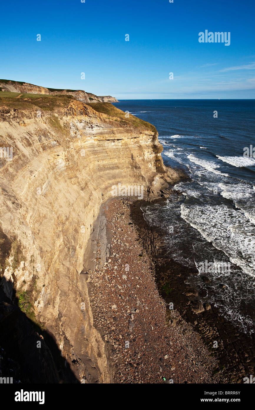 Steep cliffs on the Yorkshire Coast, North of Robin Hoods Bay Stock ...
