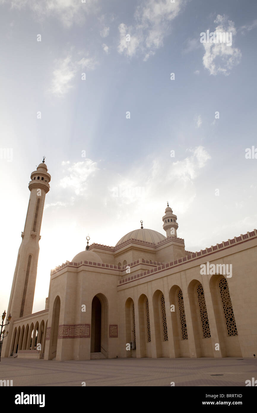 Al Fateh Mosque in Bahrain Stock Photo - Alamy