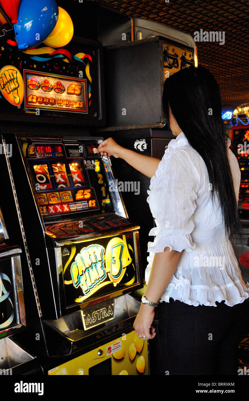 Amusement arcade hi-res stock photography and images - Alamy