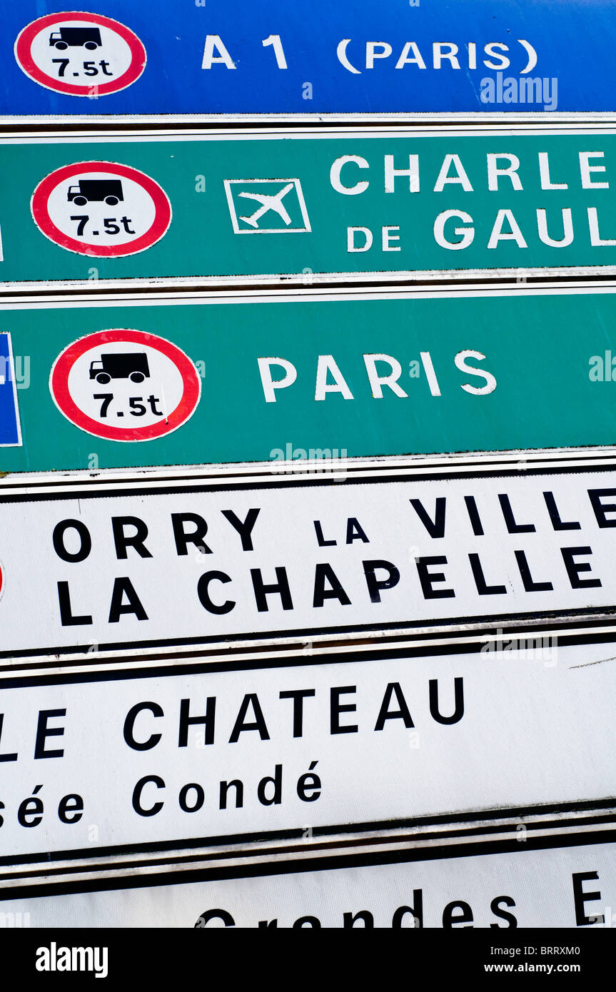 Paris road signs hi-res stock photography and images - Alamy