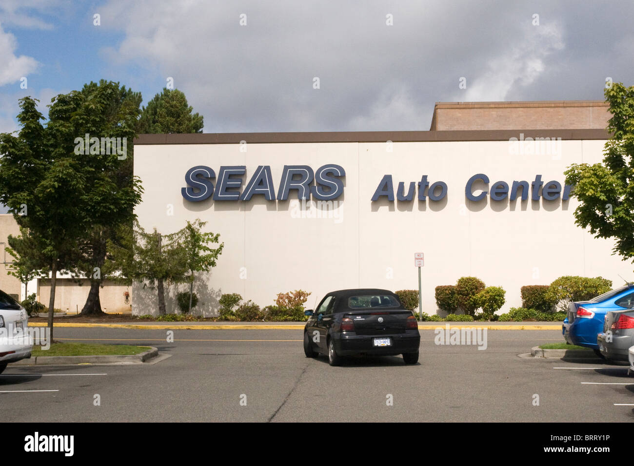 Sears auto center hi-res stock photography and images - Alamy