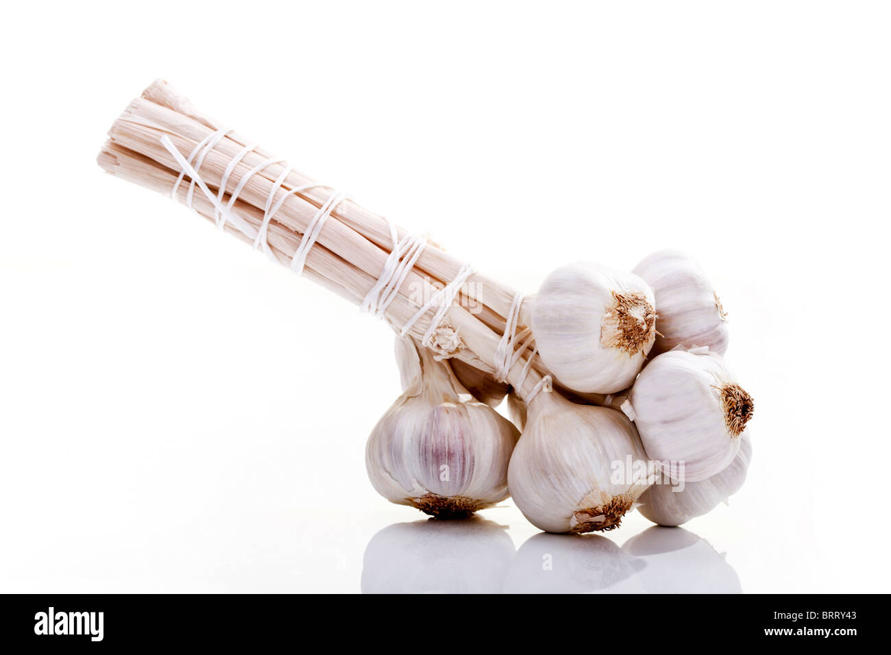 Bunch of garlic bulbs Stock Photo - Alamy