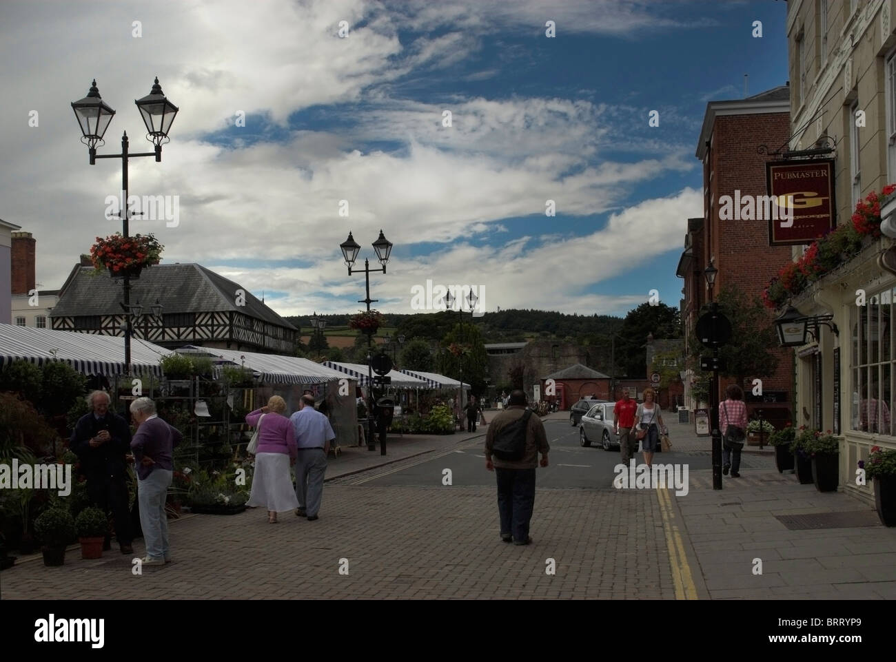 Ludlow shops shopping market town hi-res stock photography and images ...