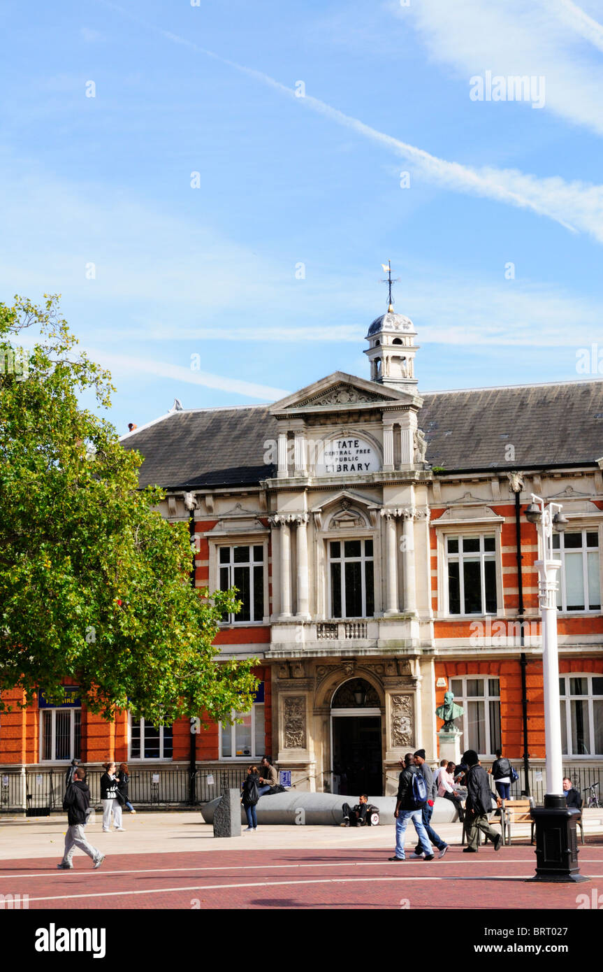 Public library uk hi-res stock photography and images - Alamy