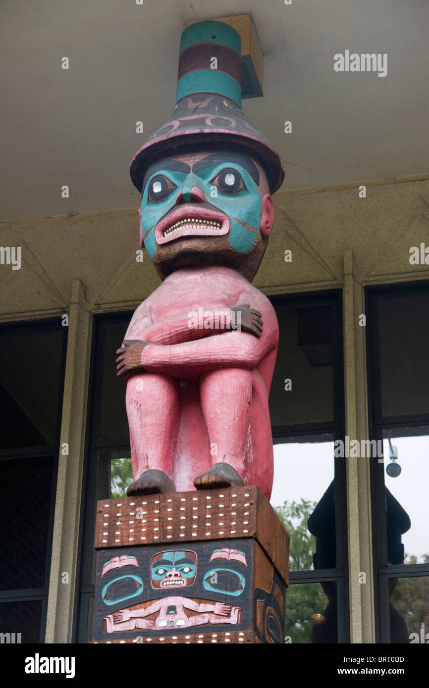 Native American Carving at Burke Museum of Natural History and Culture ...
