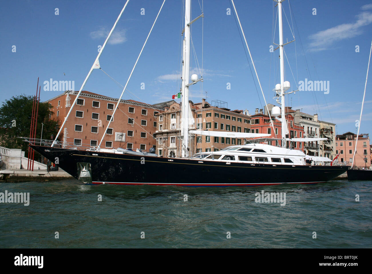 Square rigged sloop hi-res stock photography and images - Alamy