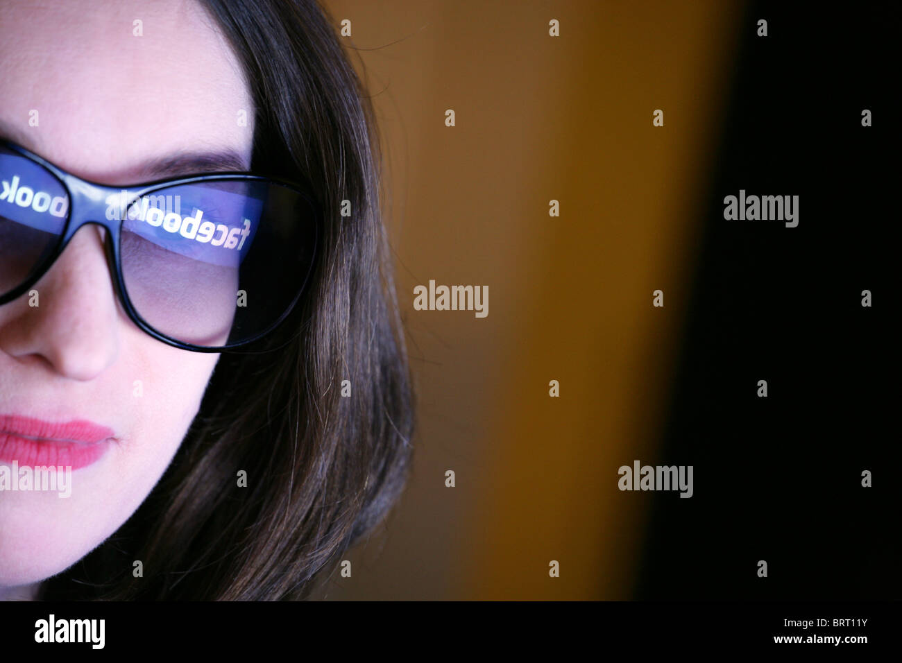 Facebook user hi-res stock photography and images - Alamy