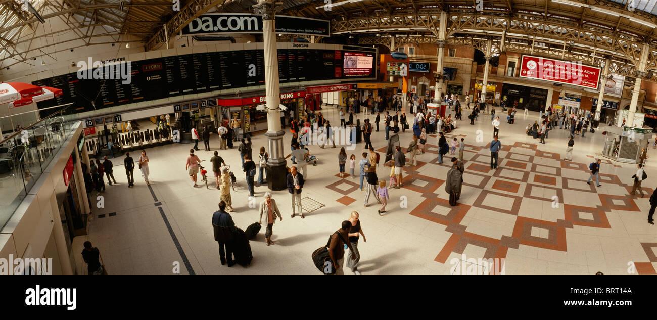 Inside victoria station london england hi-res stock photography and ...