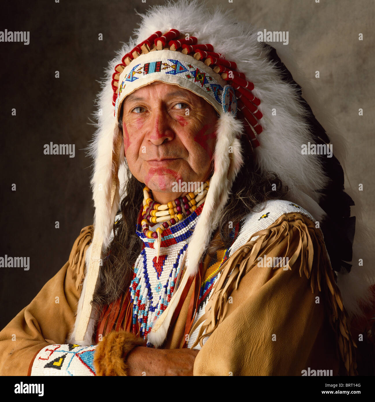 American indian chief hi-res stock photography and images - Alamy