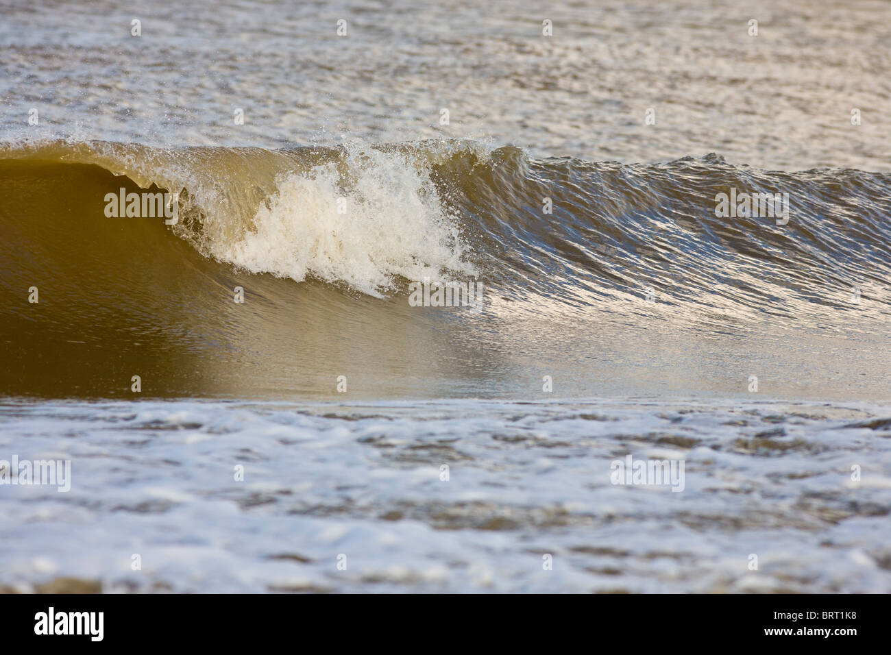 Breaking sea wave hi-res stock photography and images - Alamy