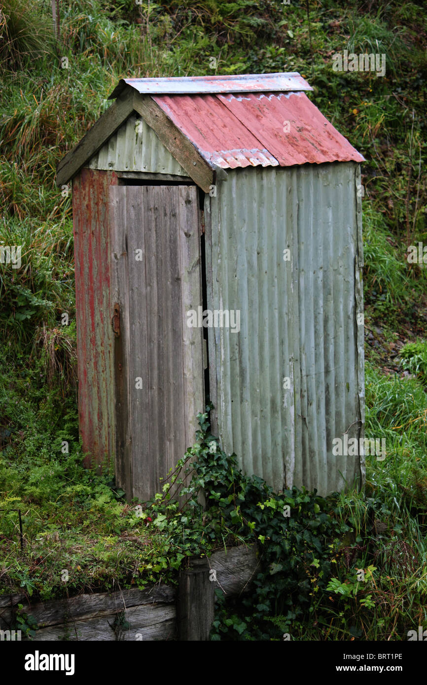 OUTBACK TOILET WALHALLA VICTORIA BDB Stock Photo - Alamy