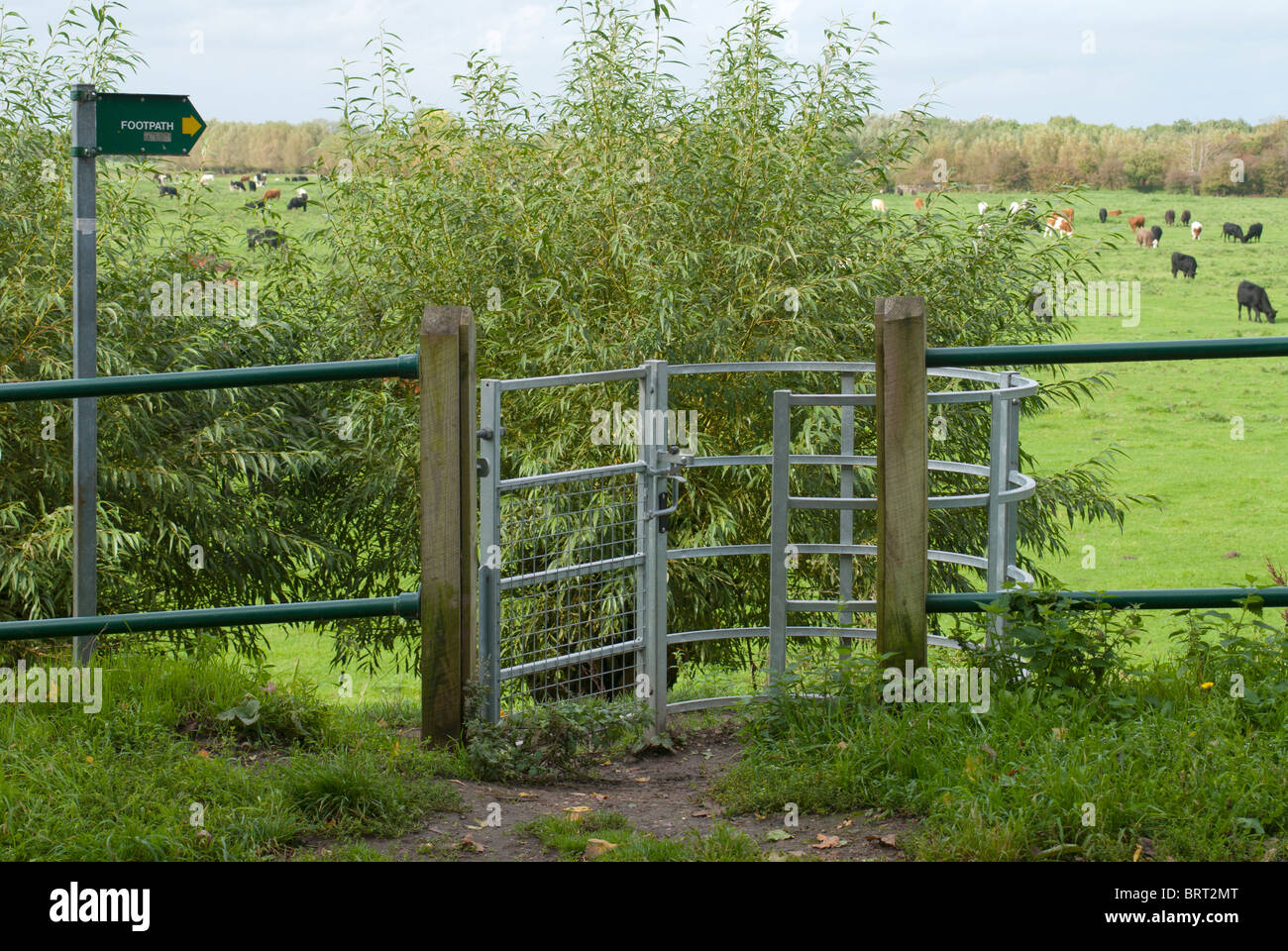 Kissing gates hi-res stock photography and images - Alamy