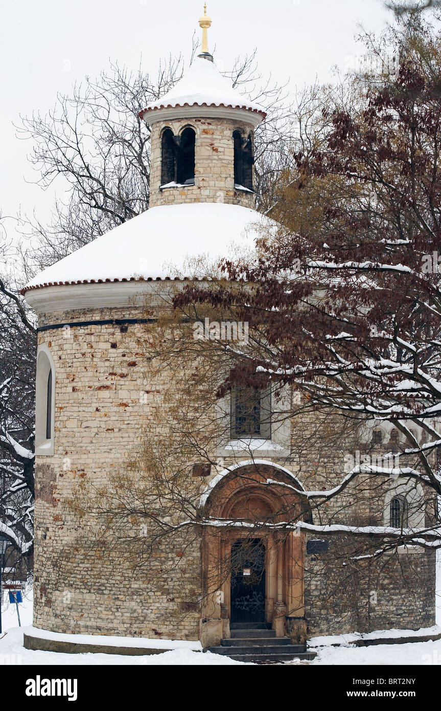 Romanesque architecture 11th century hi-res stock photography and ...