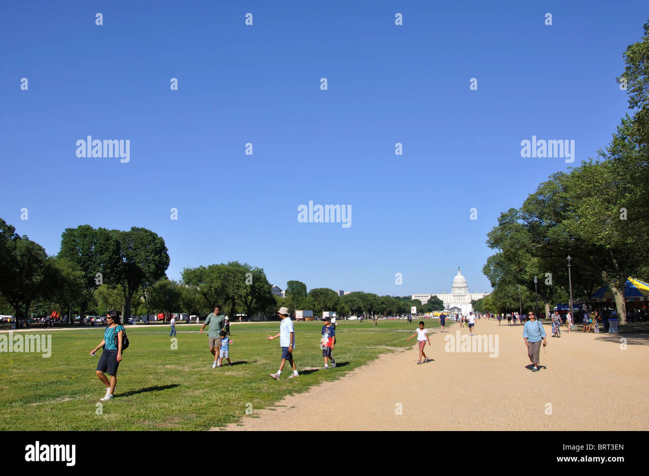 Usa tourist tourists visitor visitors blue hi-res stock photography and ...