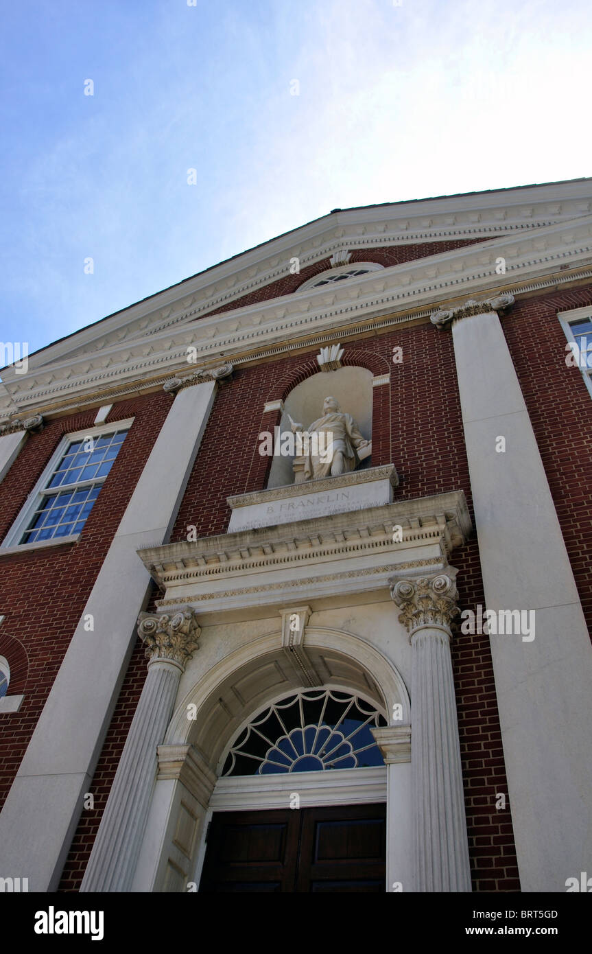 Benjamin Franklin statue and Library Hall, Philadelphia, Pennsylvania ...