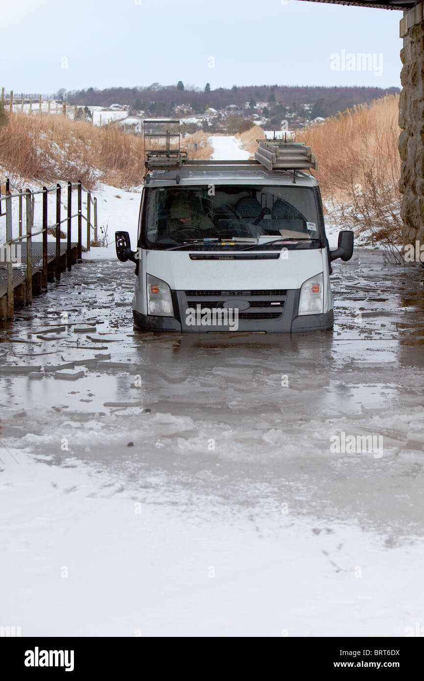 Hazards driving hi-res stock photography and images - Alamy