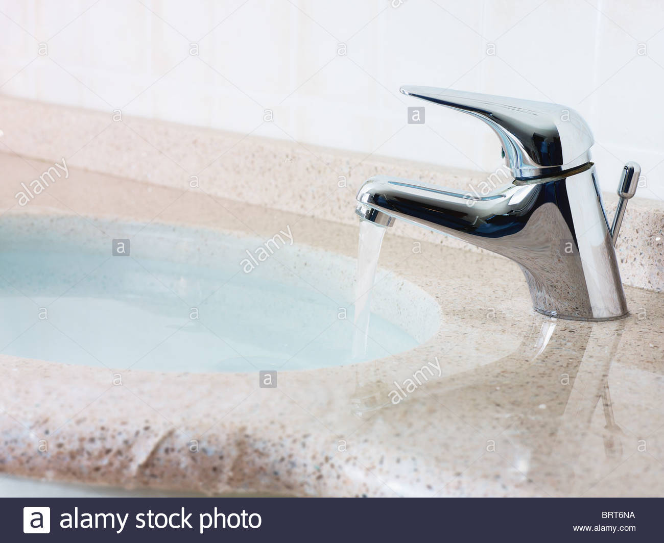 Overflowing Water Stock Photos & Overflowing Water Stock Images - Alamy