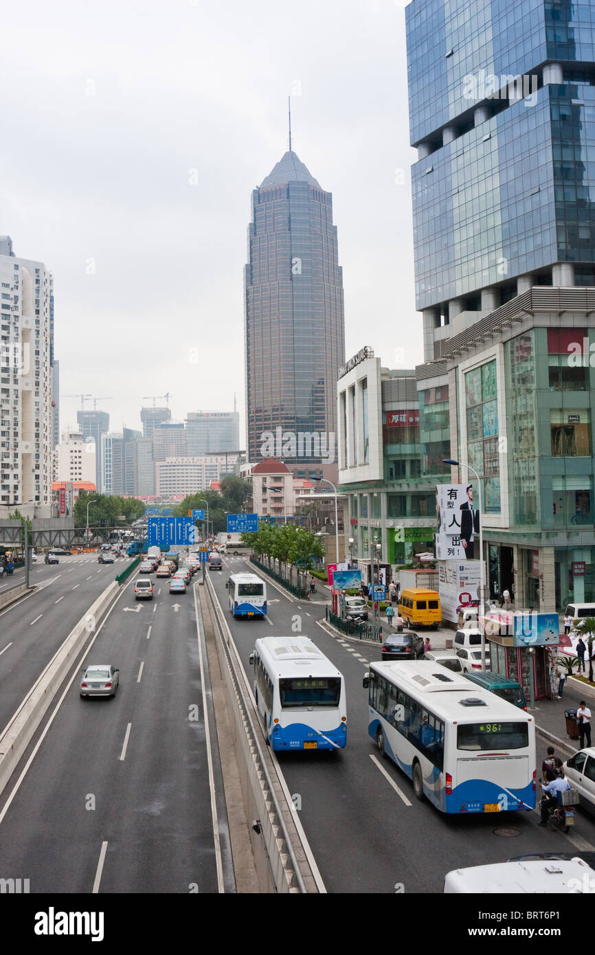 Shanghai street scene hi-res stock photography and images - Alamy