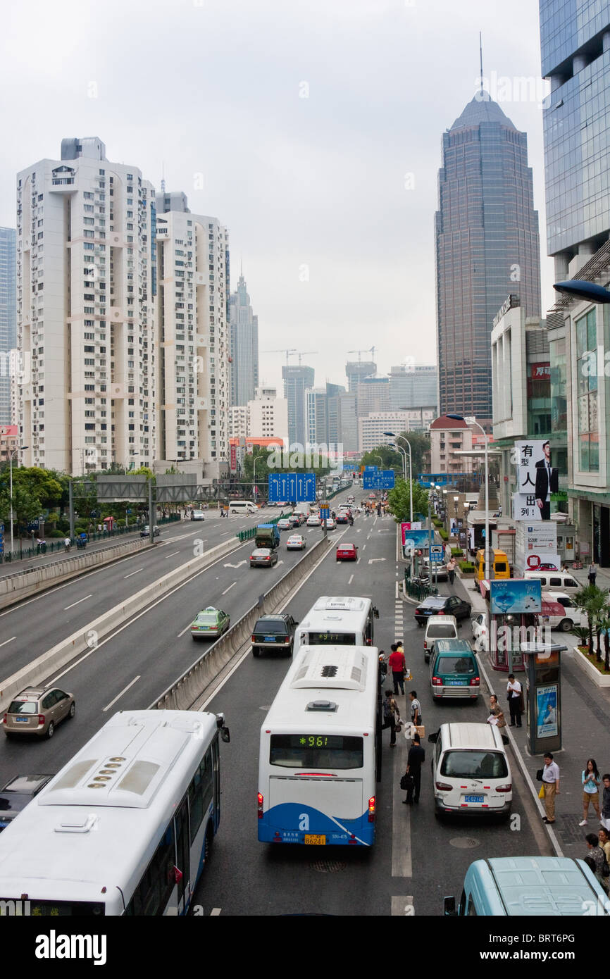 Buses stop near shopping centre in Pudong, Shanghai China Stock Photo ...