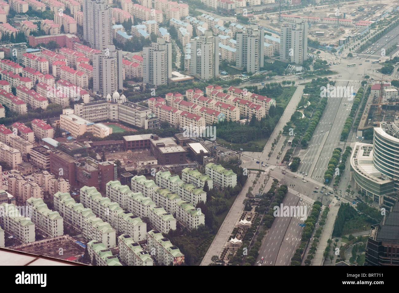 Apartment building in shanghai china hi-res stock photography and ...