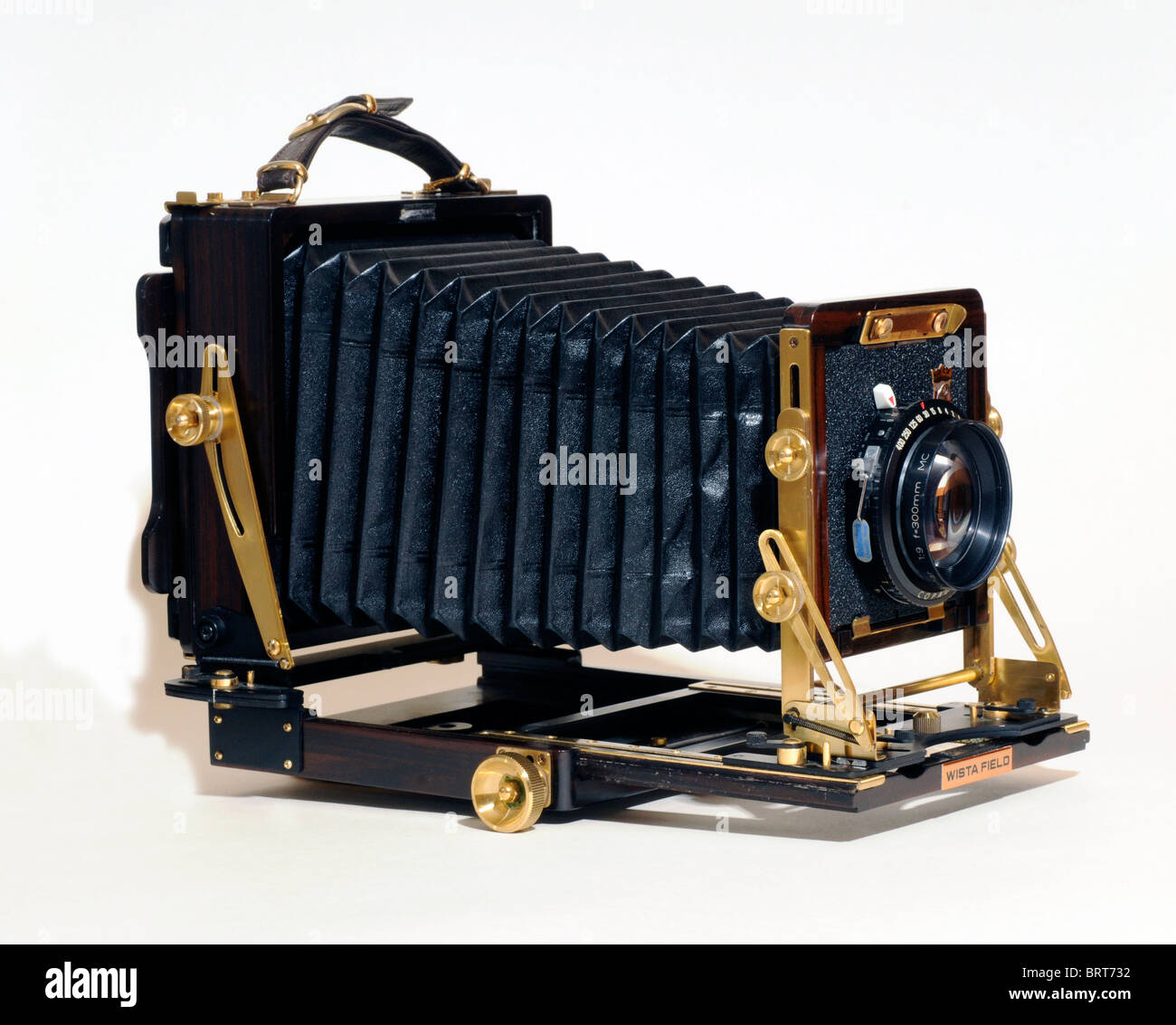 Wood and brass camera hi-res stock photography and images - Alamy