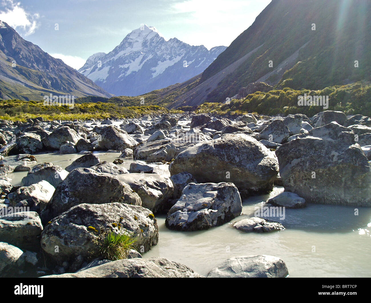 Mount Cook (Aoraki/Mount Cook National Park) in New Zealand's South ...