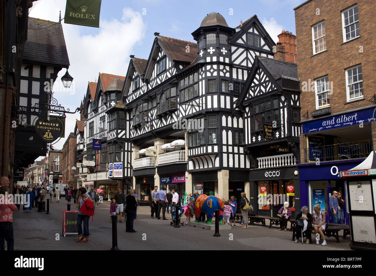 Chester arcaded rows hi-res stock photography and images - Alamy