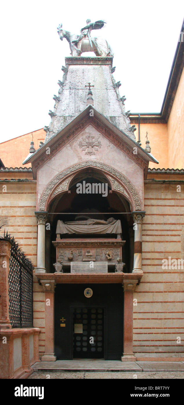 Verona.The Scaligeri tombs Stock Photo - Alamy