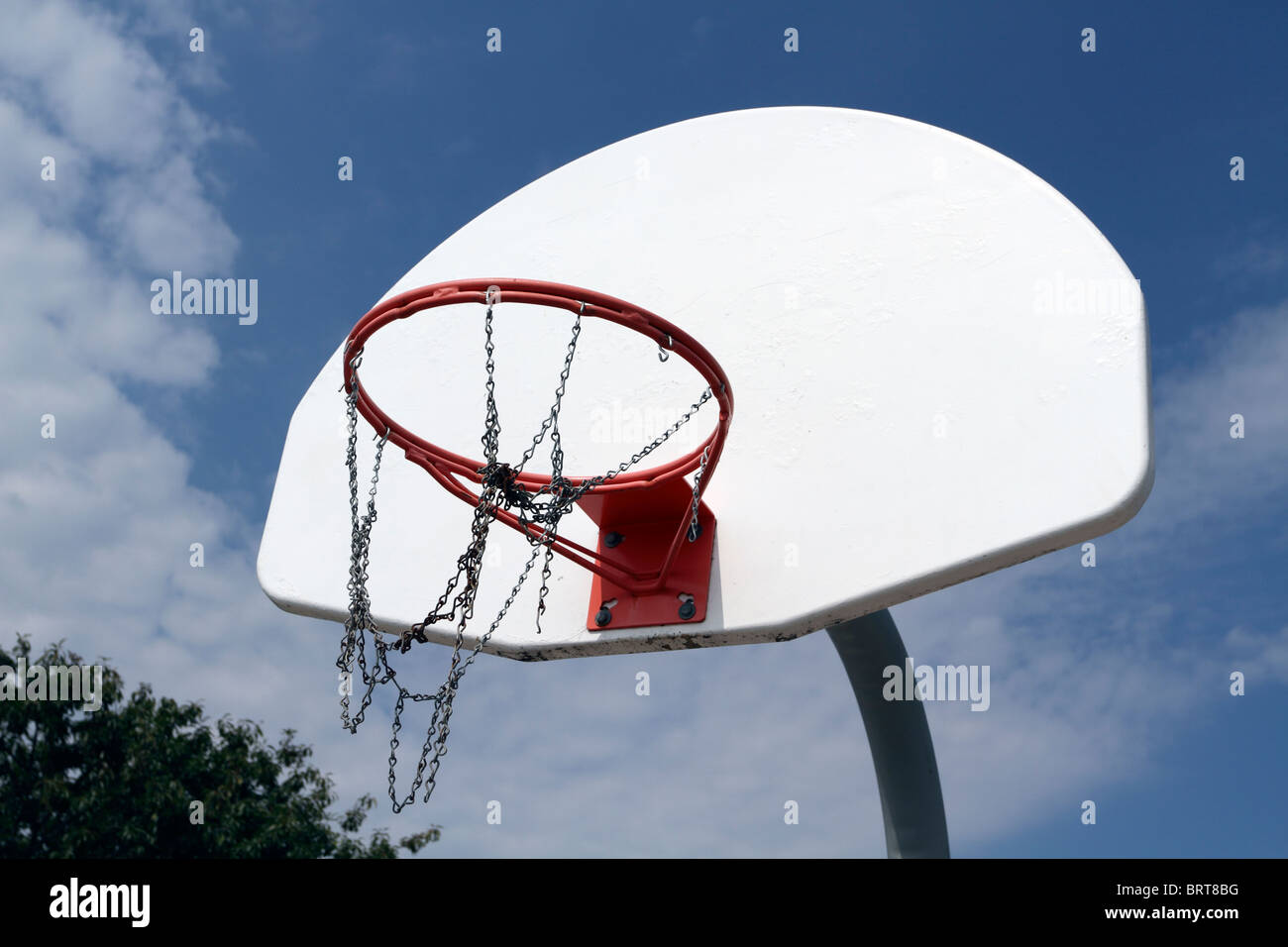 Broken basketball backboard hi-res stock photography and images - Alamy