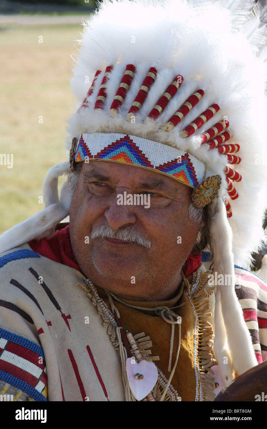 Sioux headdress hi-res stock photography and images - Alamy