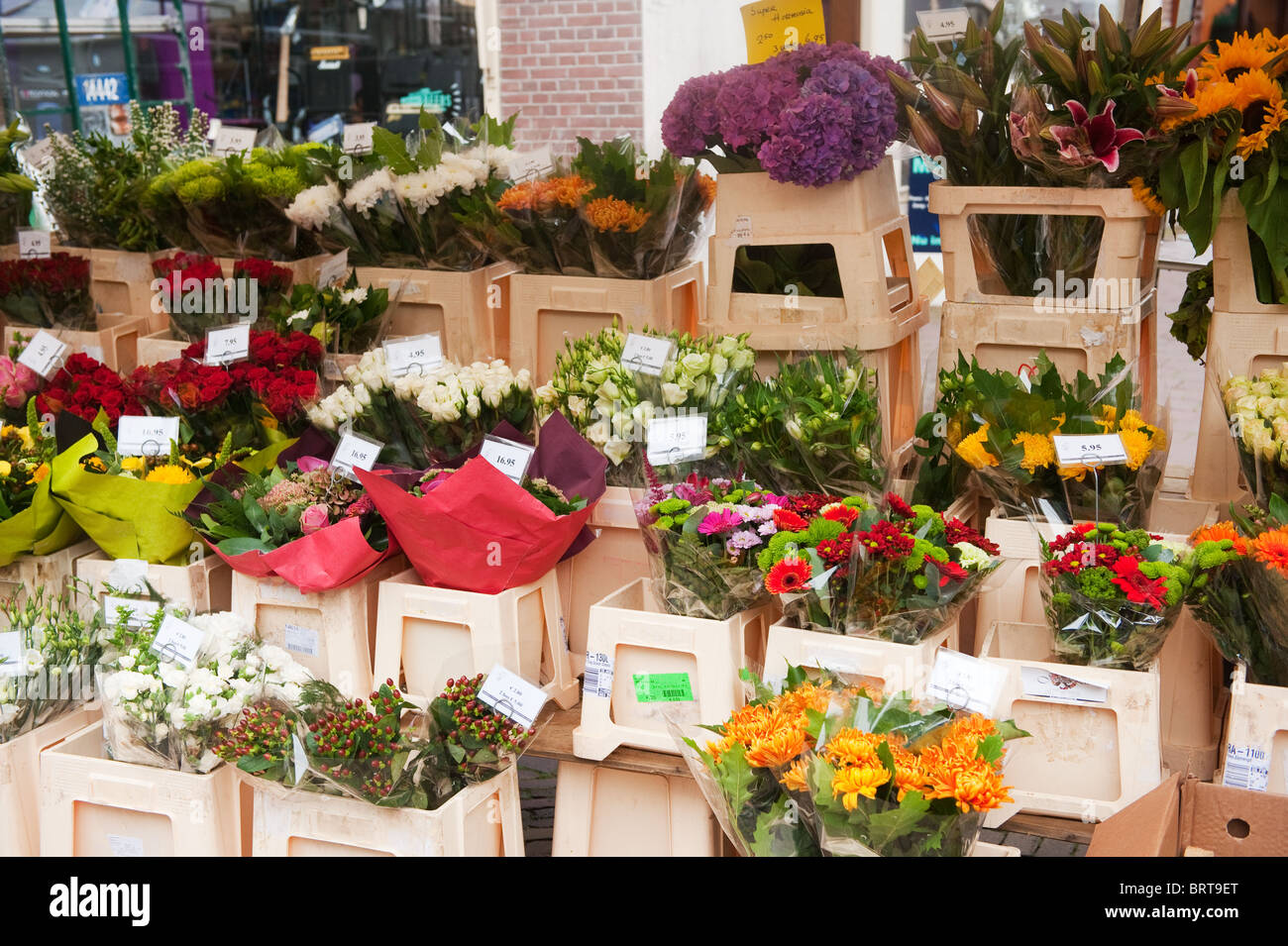 Flowers at the market Stock Photo - Alamy
