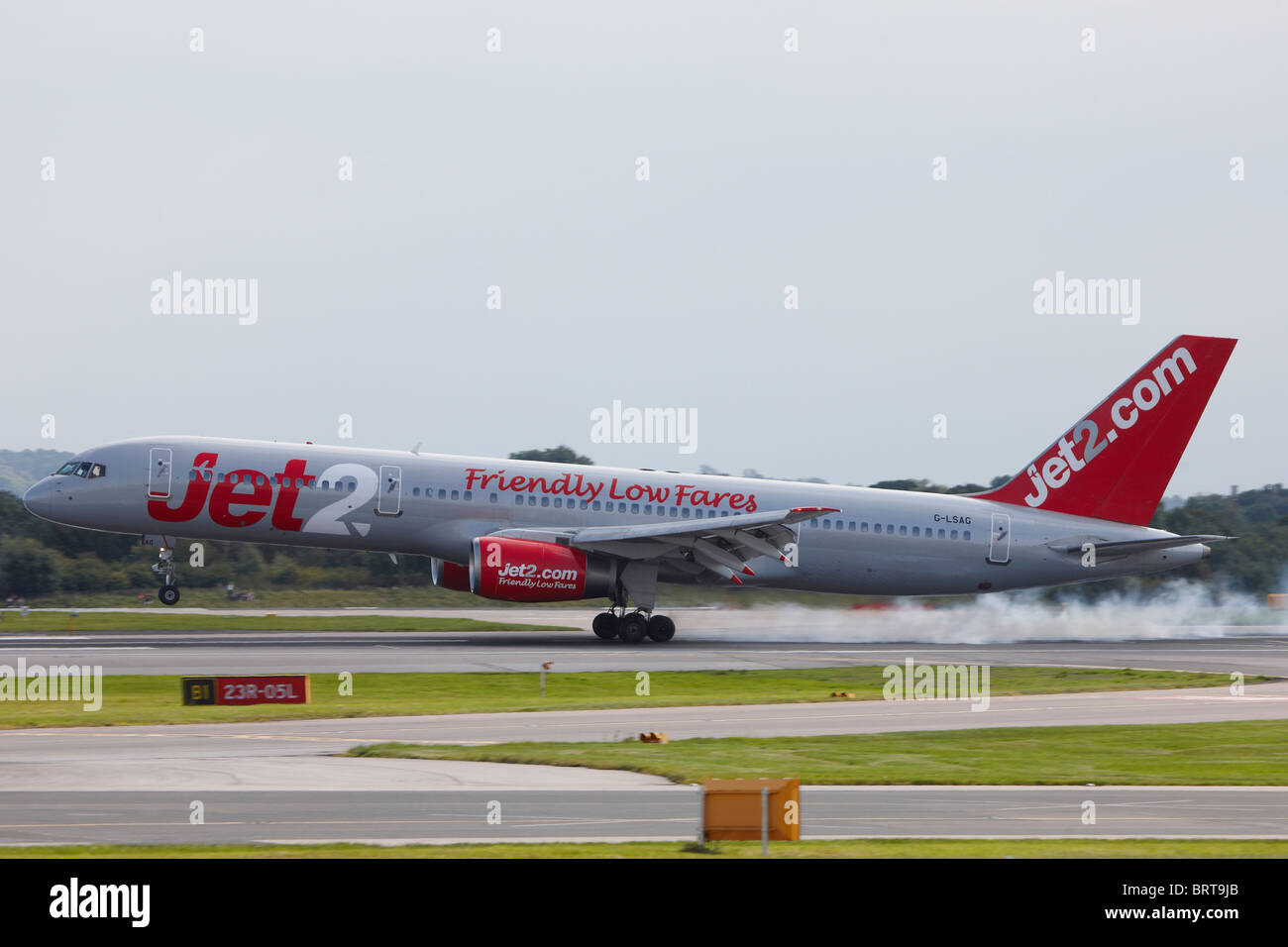 Jet 2 aircraft hi-res stock photography and images - Alamy