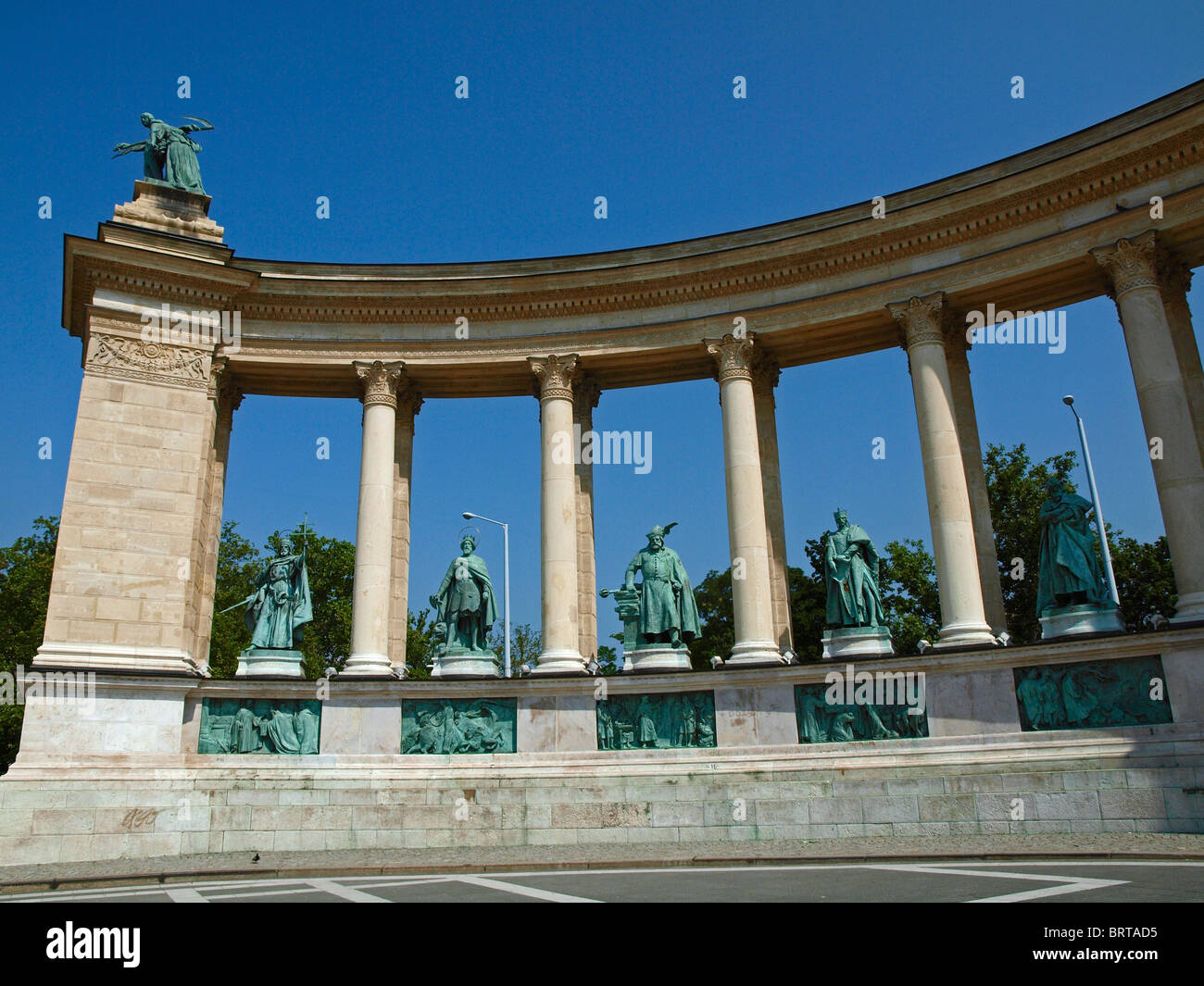Monuments hungary hi-res stock photography and images - Alamy
