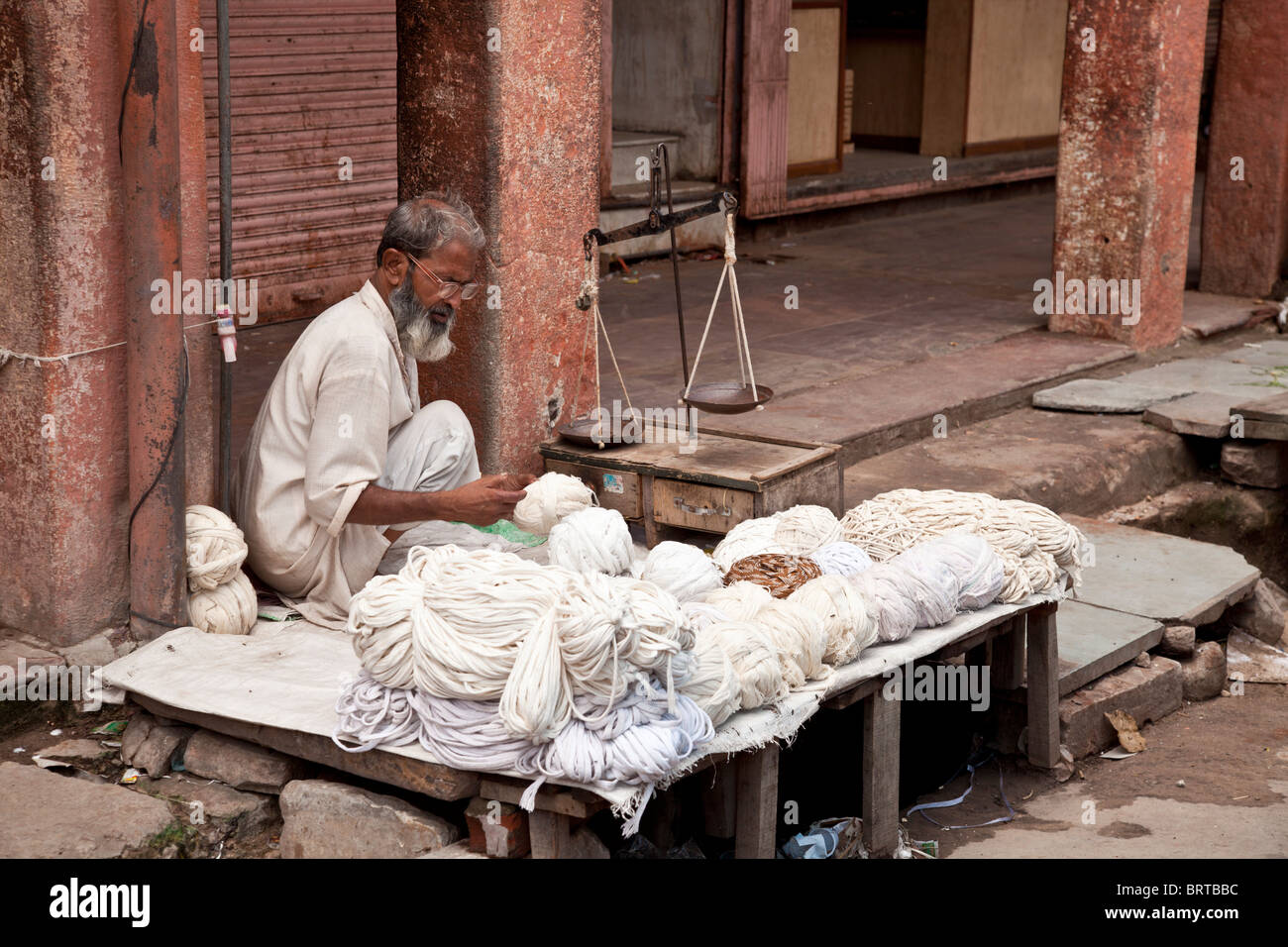 Typical indian street hi-res stock photography and images - Alamy