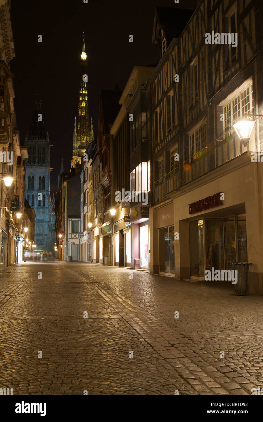 Rouen street at night Stock Photo - Alamy