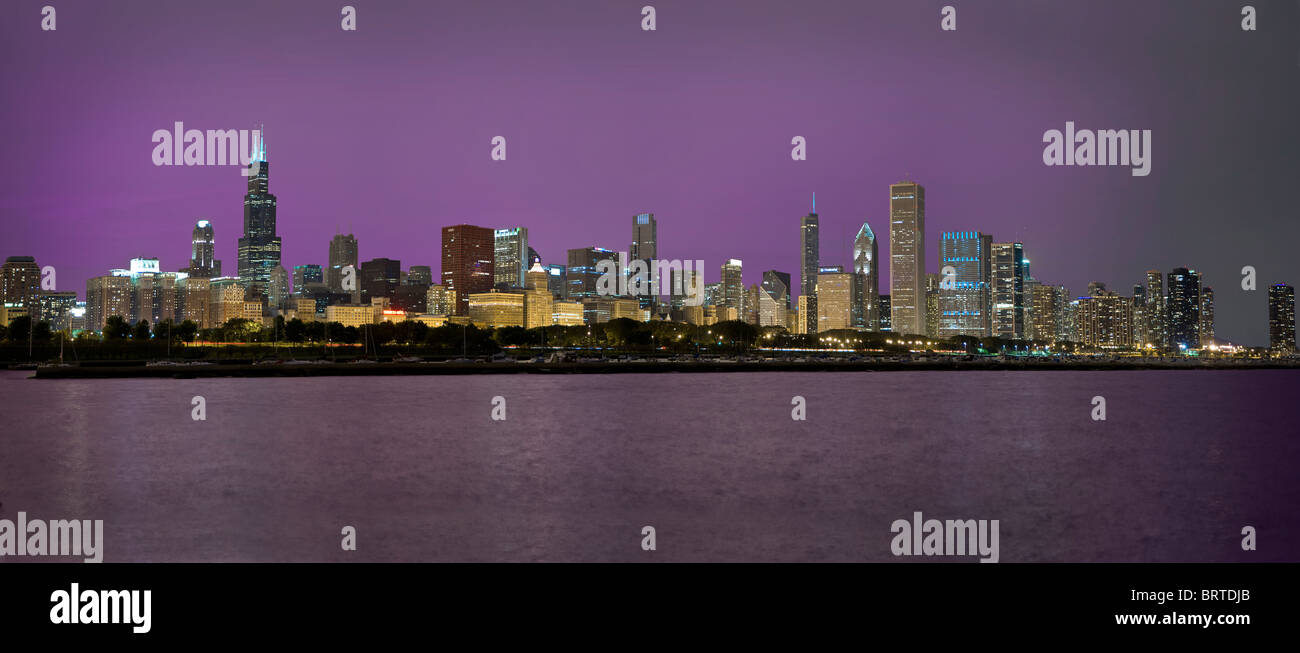 Chicago Skyline Cityscape Panoramic At Night, USA Stock Photo - Alamy