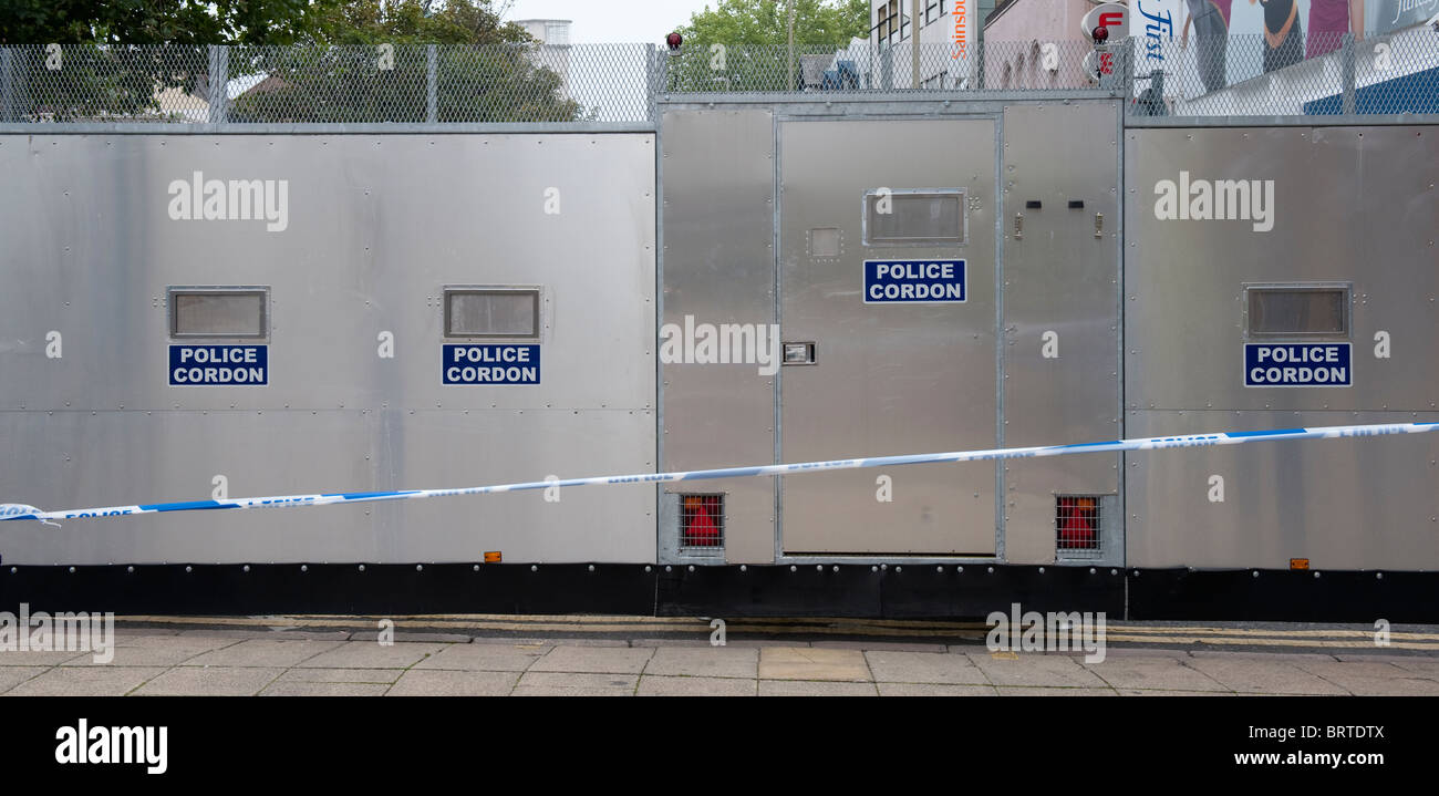 Police cordon hi-res stock photography and images - Alamy