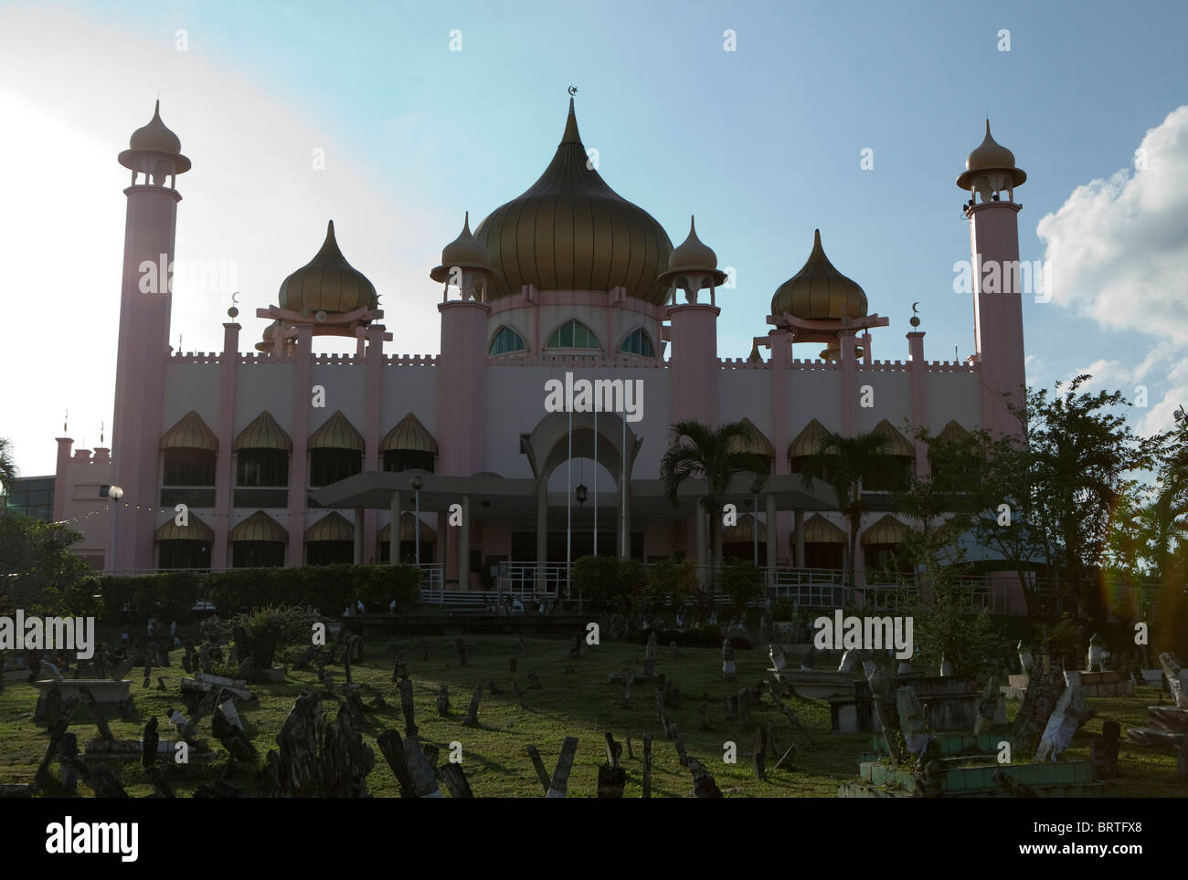 Muslim cemetery kuching hi-res stock photography and images - Alamy
