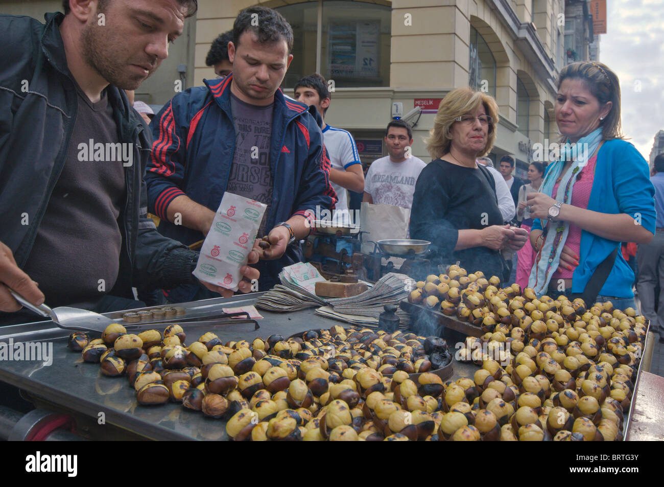 Chestnut vendor hi-res stock photography and images - Alamy