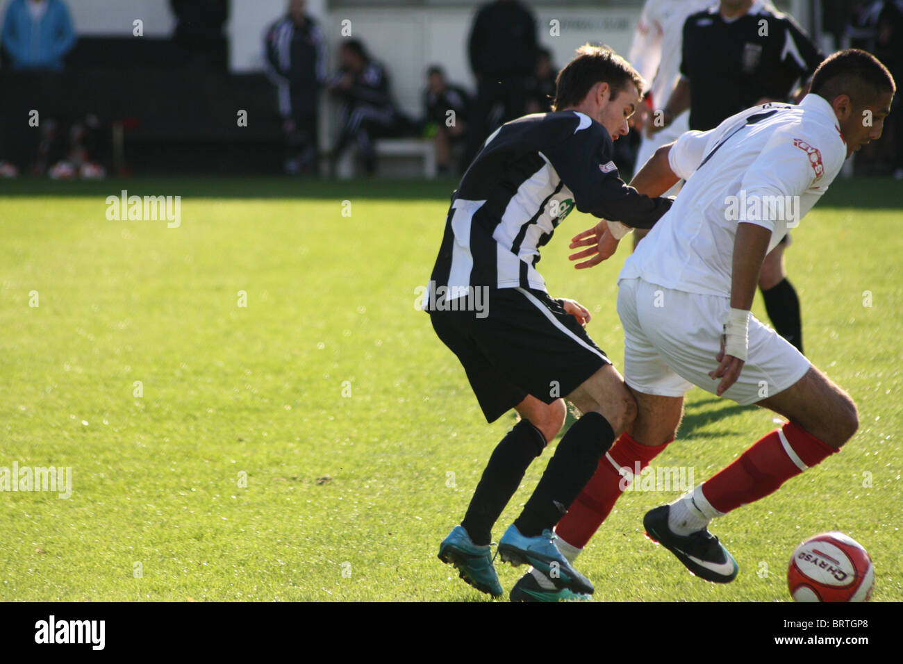 Midfield football action hi-res stock photography and images - Alamy
