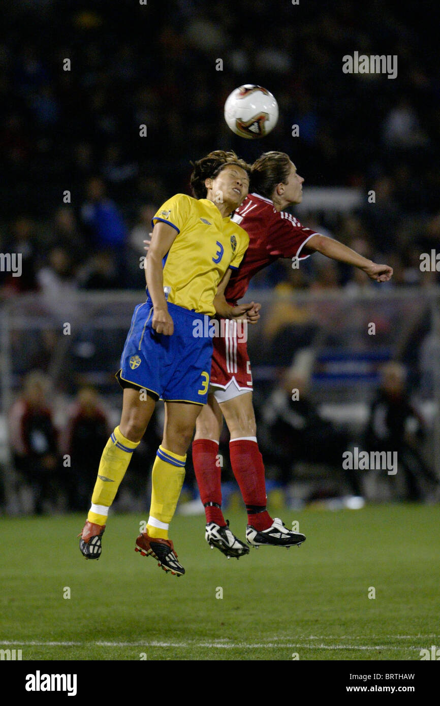 Canadian football players fight hi-res stock photography and images - Alamy