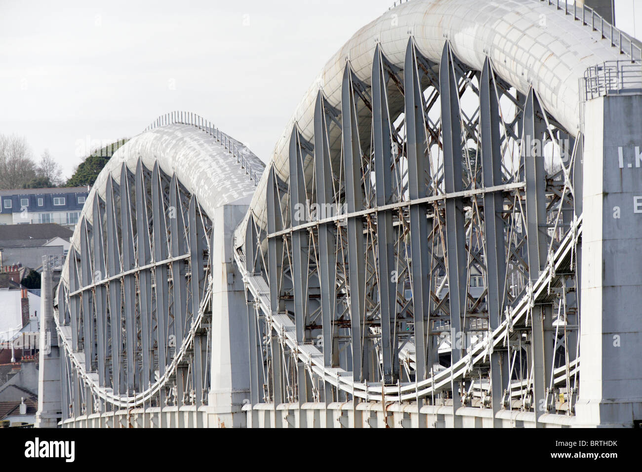Brunel royal albert bridge over river tamar connecting devon and ...