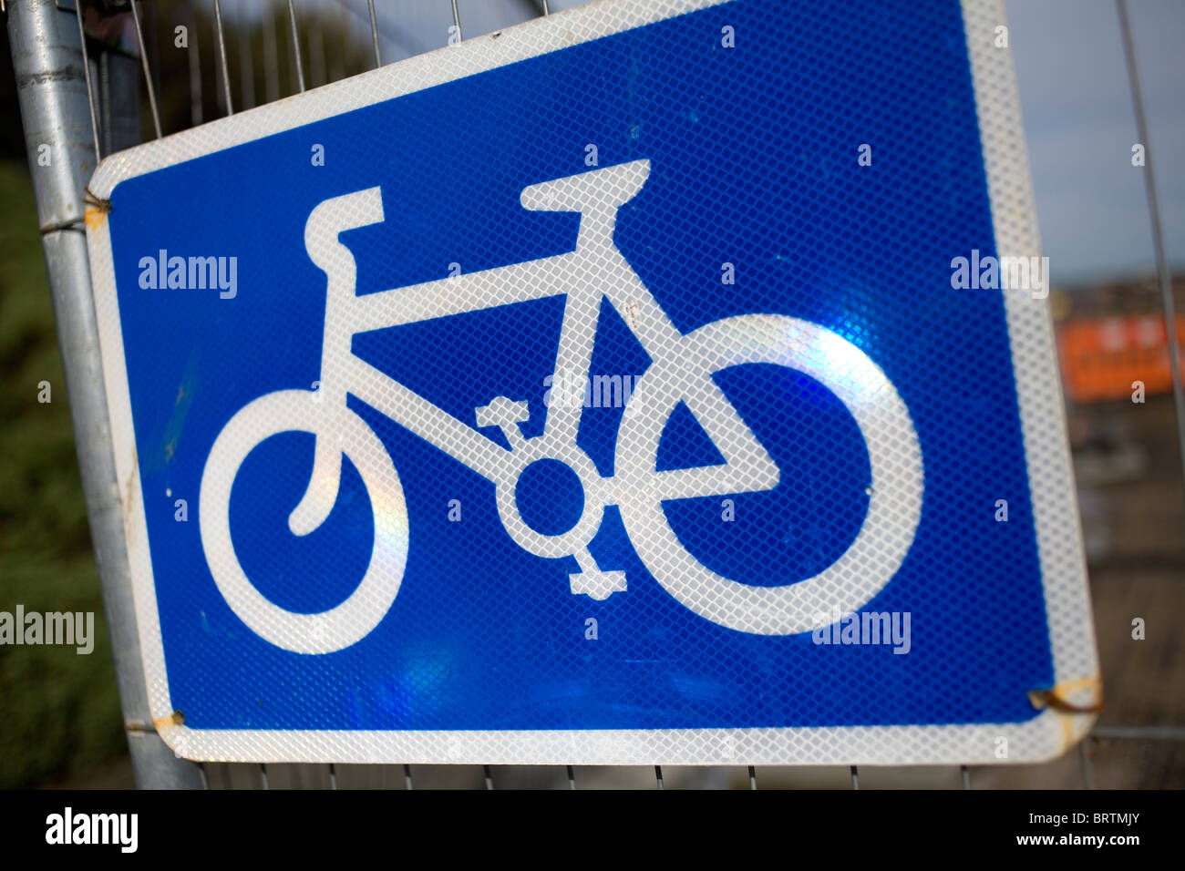 Bike route sign hi-res stock photography and images - Alamy