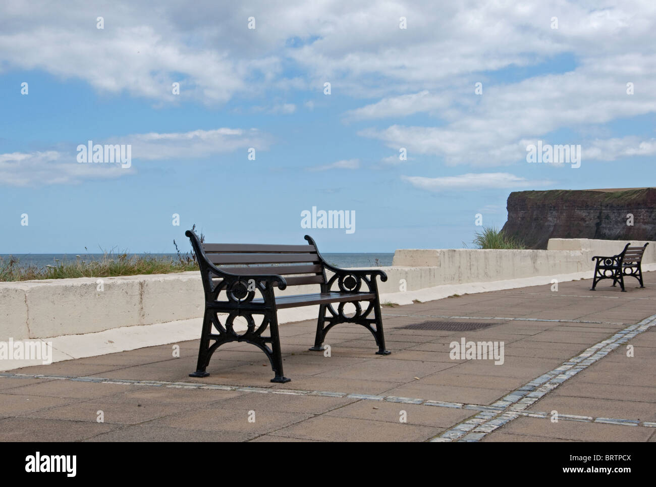 Benches by the sea hi-res stock photography and images - Alamy